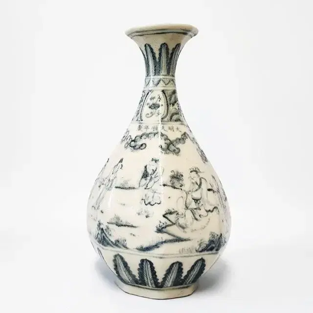 Cheongwha-white porcelain archaic signature octagonal vase, thousand ...