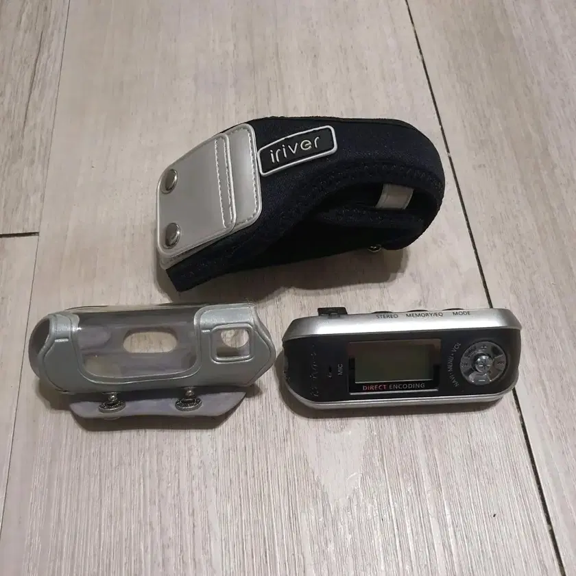 IRIVER | 아이리버 iRiver IFP-899 1 Gig MP3 (2-2) #아이리버mp3,#아이리버ifp,#ifp-899,#아이리버,#mp3 on Bunjang ...