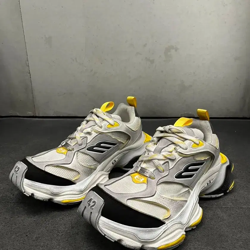 BALENCIAGA | 발렌시아가 [42] 24ss Balenciaga Cargo Trainers #발렌시아가,#24ss,#카고,#트레이너,#42 on Bunjang ...