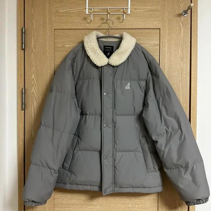 KANGOL Padded Jacket/Coat 캉골,캉골패딩,캉골자켓,패딩,자켓 on Bunjang Global Site.