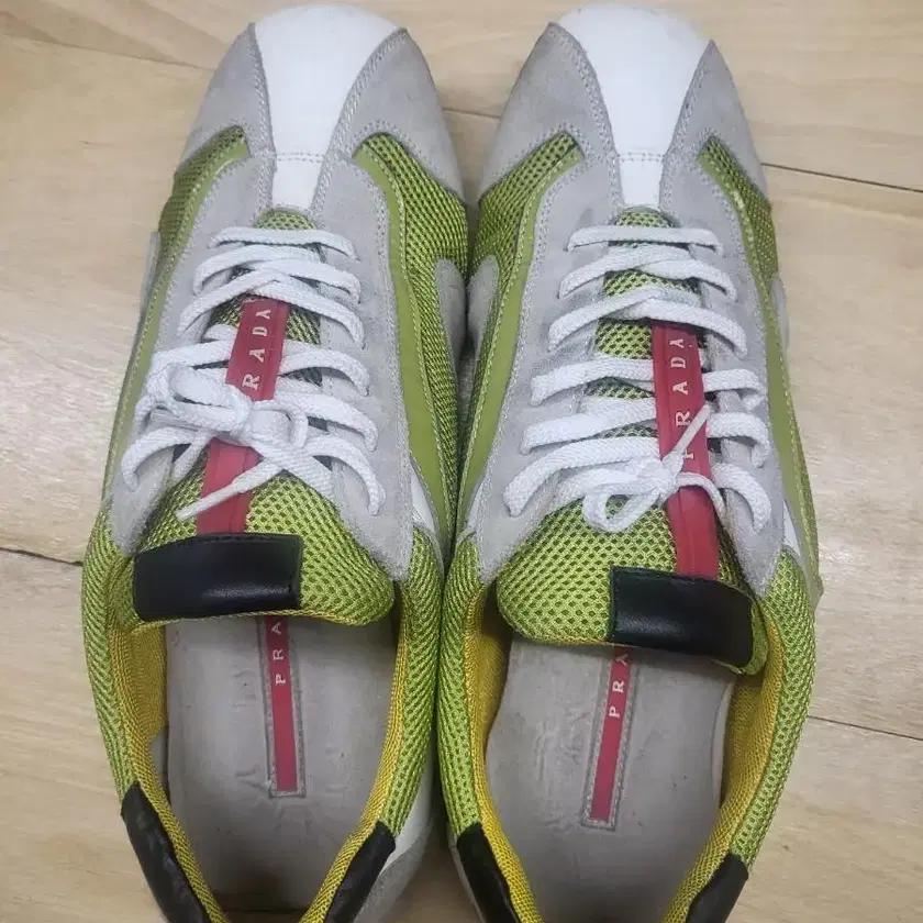 PRADA | 프라다 프라다 남성 스니커즈 팝니다 #프라다,#스니커즈,#야광 on Bunjang Global Site.