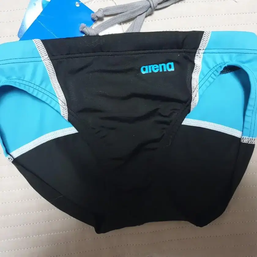ARENA | 아레나 JAPAN Arena Triangle Swimsuit #일본스피도,#삼각수영복 on Bunjang ...