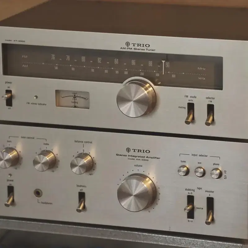 Trio KA-3300 Vintage Amplifier + Trio KT-3300 Tuner on Bunjang Global Site.