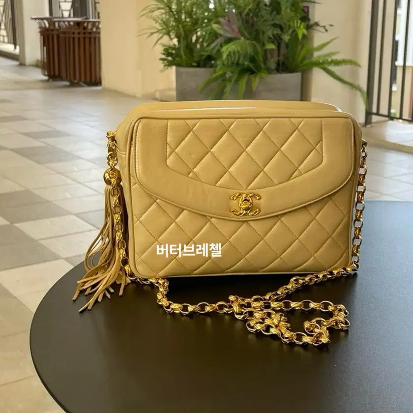 CHANEL | 샤넬 Chanel Gold Ball Tesla Bag #샤넬빈티지백,#샤넬,#카메라백,#데일리백 on ...