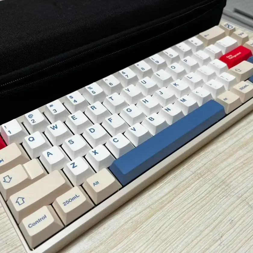 NEO65 NEO65 Milky White SWK Mocha + GMK Soya Milk #네오65,#neo65,#커스텀키보드 ...
