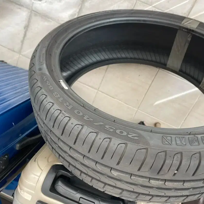 Pirelli P7 Sintonato 205/40/18 Runflat tire #미니타이어,#피렐리,#P7,#신투라토,#18인치 ...