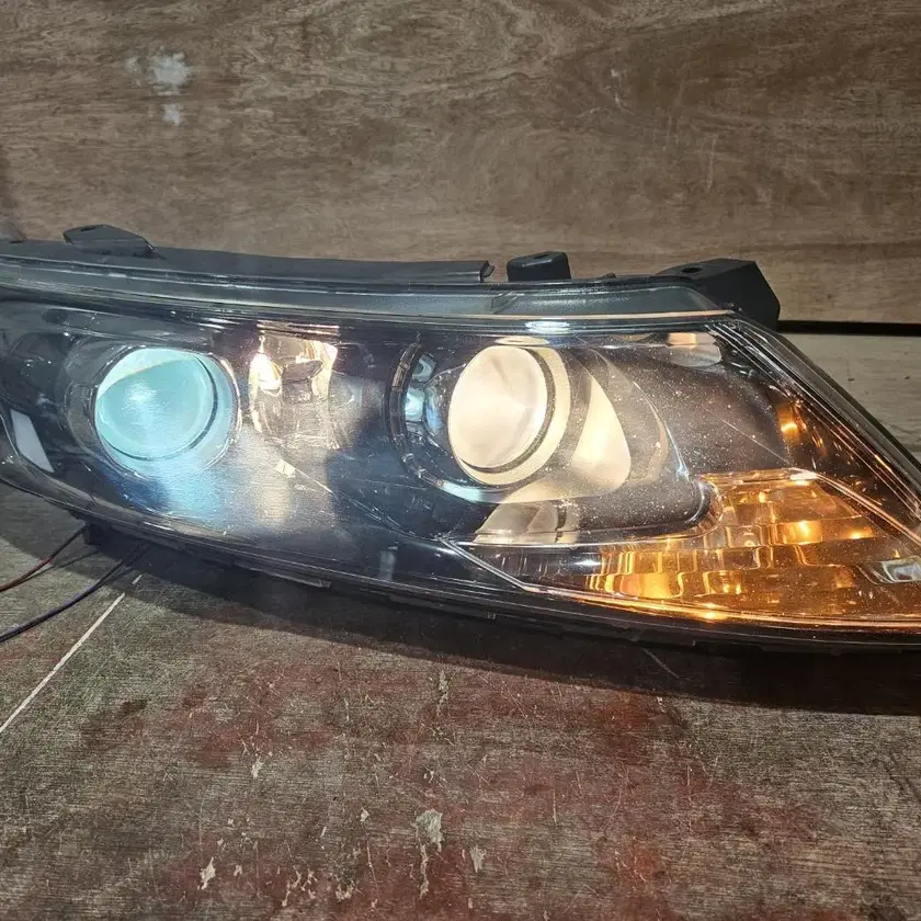 K5 2011 8 Pin HID Headlight Headlamp Passenger Side 92102-2T411 on Bunjang Global Site.