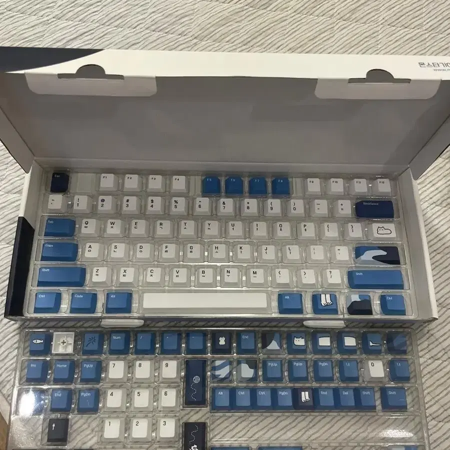 GENESIS Keyboard 제네시스8k,몬스타기어,키캡 on Bunjang Global Site.