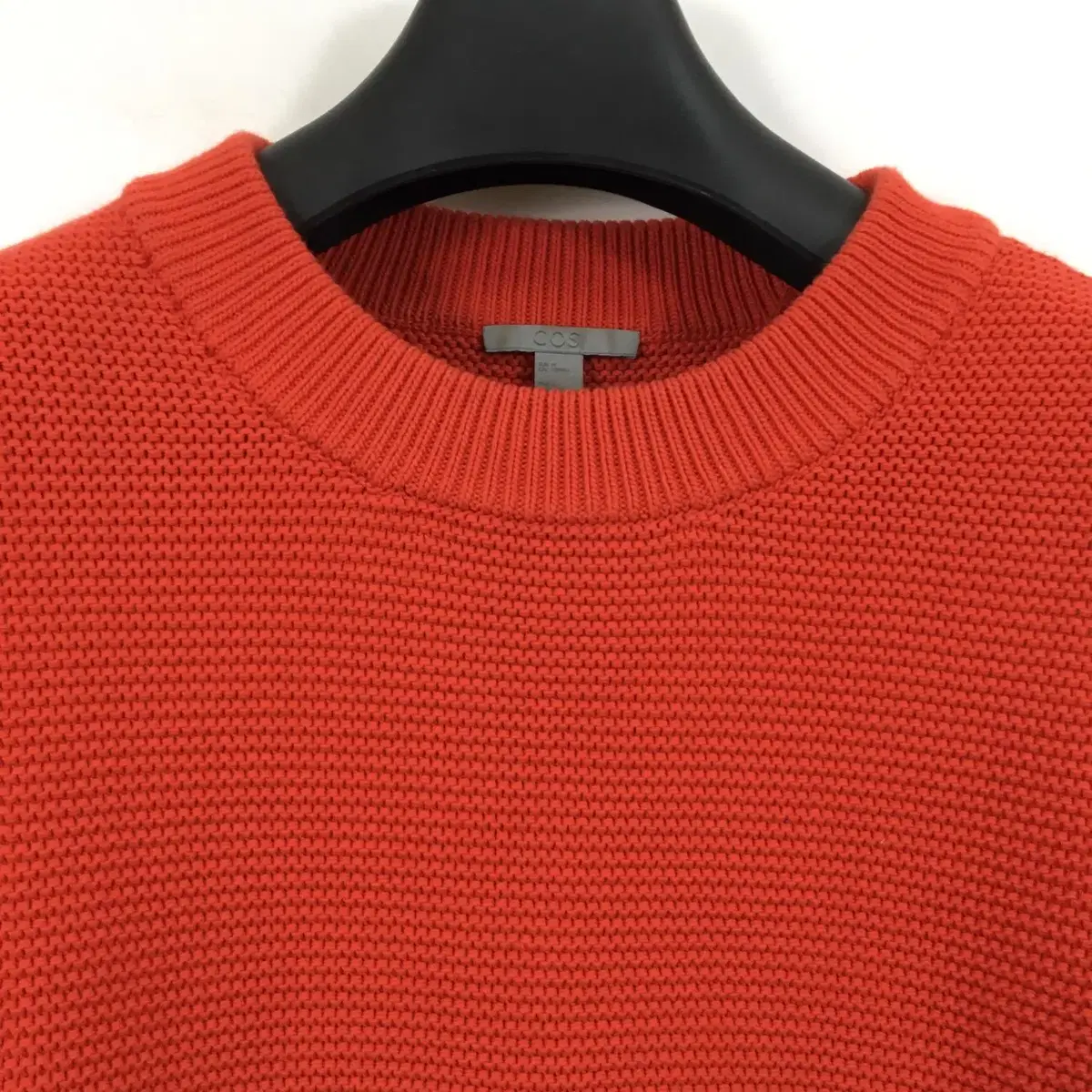 COS Knit Sweater COS,코스,니트,짜임,크롭니트 on Bunjang Global Site.