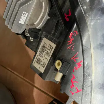 Car Part 씨더블유파츠,4시리즈라이트,4시리즈범퍼,m4범퍼,수입차중고부품 on Bunjang Global Site.