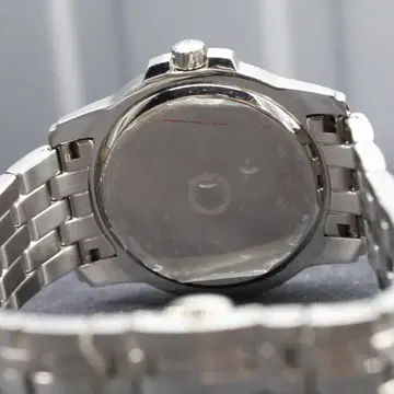 Premium Watch (Quartz) #부로바,#블로바,#BULOVA,#스위핑쿼츠 on Bunjang Global Site.