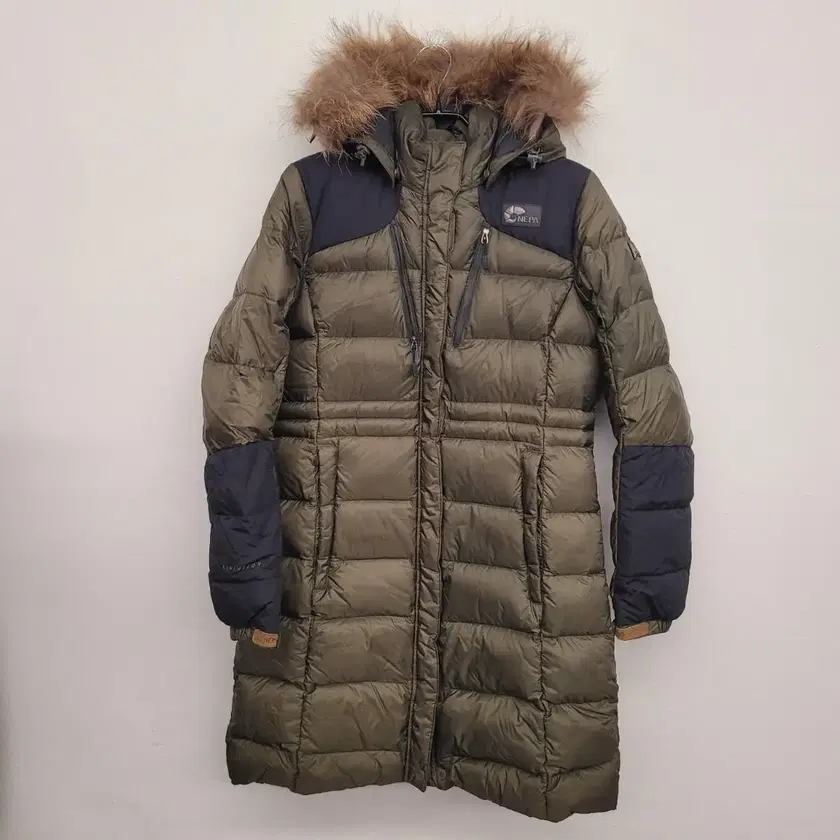 NEPA | 네파 [95/Female 66/M] I'm selling a Neffa goose down raccoon fur ...