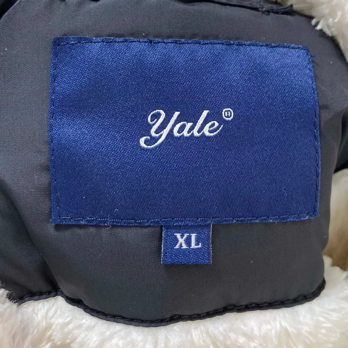 YALE Padded Jacket/Coat 예일,2022,여성패딩자켓,안감기모,105 on Bunjang Global Site.