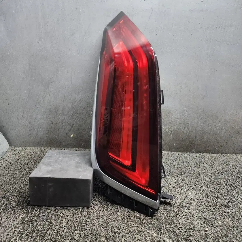 Cadillac CT6 Tail Light De-Lew 5-Pin Driver's Side #캐딜락ct6후미등,#캐딜락데루등 ...
