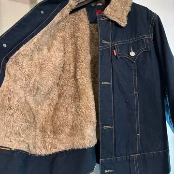 LEVI'S Jacket [object Object],[object Object],[object Object] on Bunjang Global Site.