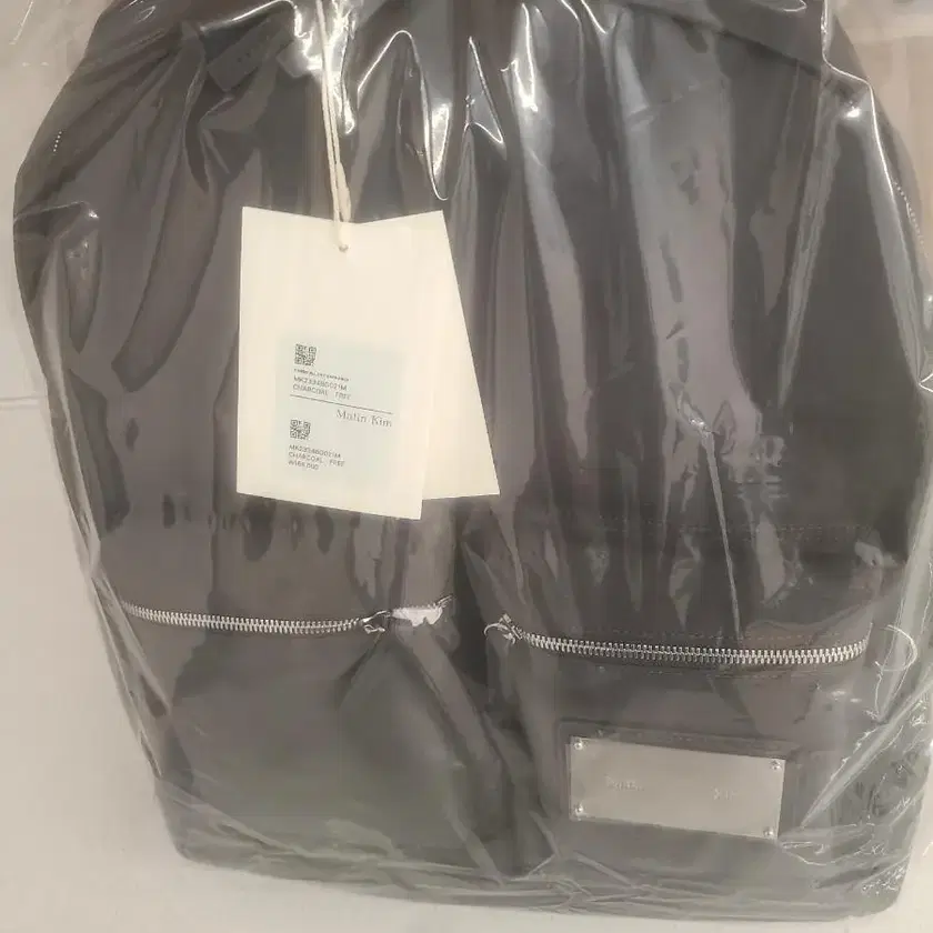 MATIN KIM | 마뗑킴 (미개봉, 새상품)마뗑킴 카고 올데이 백팩 차콜 #마뗑킴,#마뗑킴백팩 on Bunjang ...