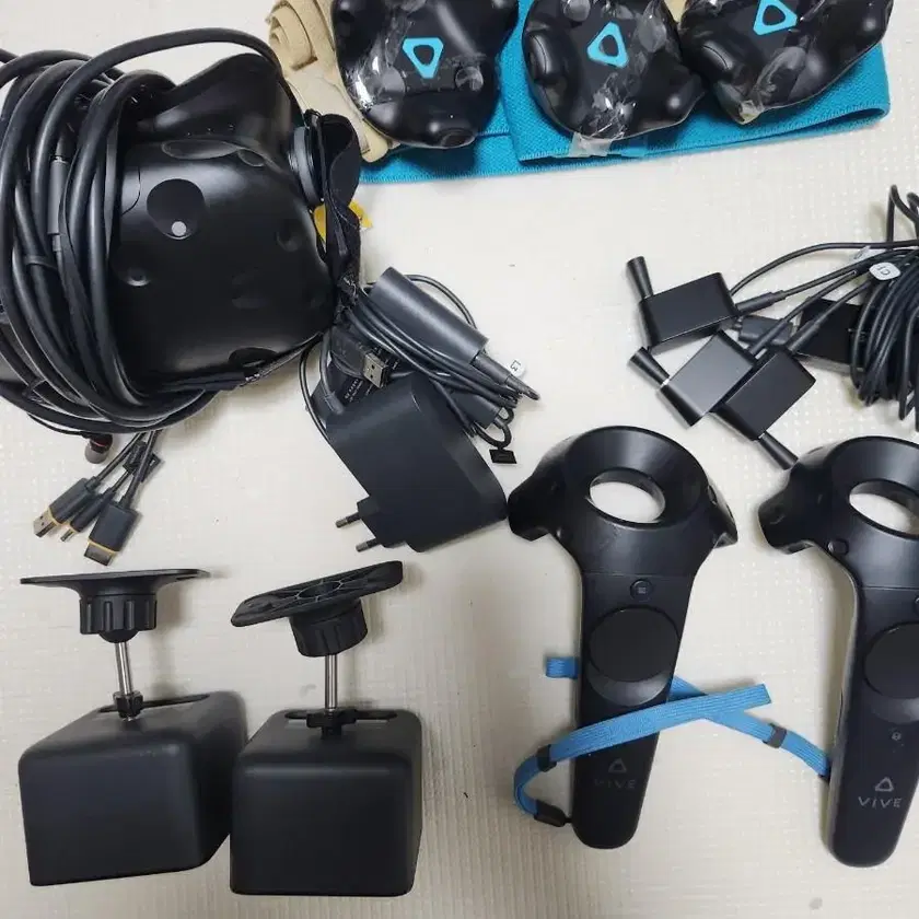 Vive VIVE Gen 1 + Tracker 2.0 #바이브트래커,#트래커,#vive,#vr on Bunjang Global ...
