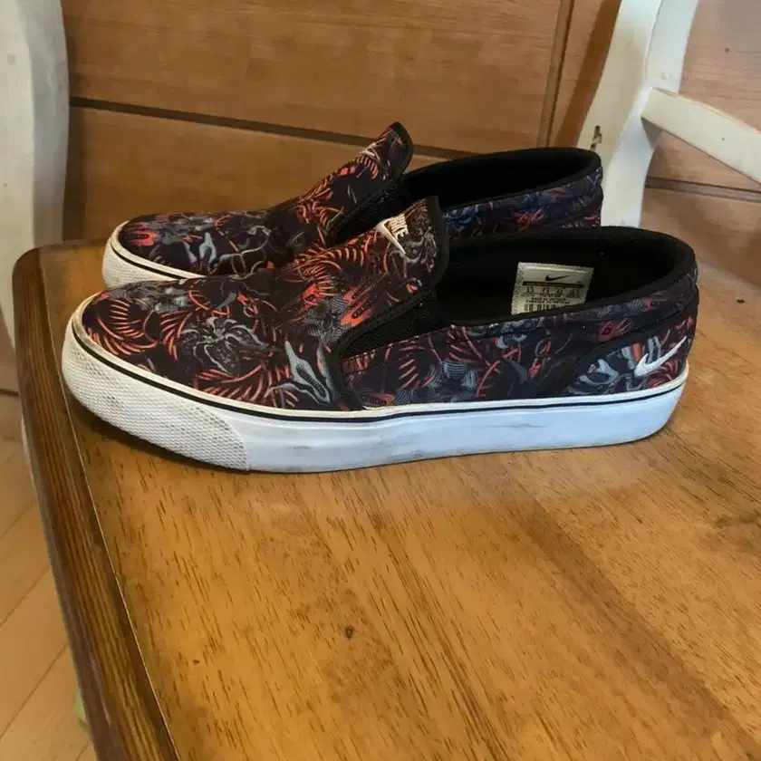 NIKE | 나이키 나이키 슬립온 255 정사이즈 us8.5 265 #나이키슬립온on Bunjang Global Site.