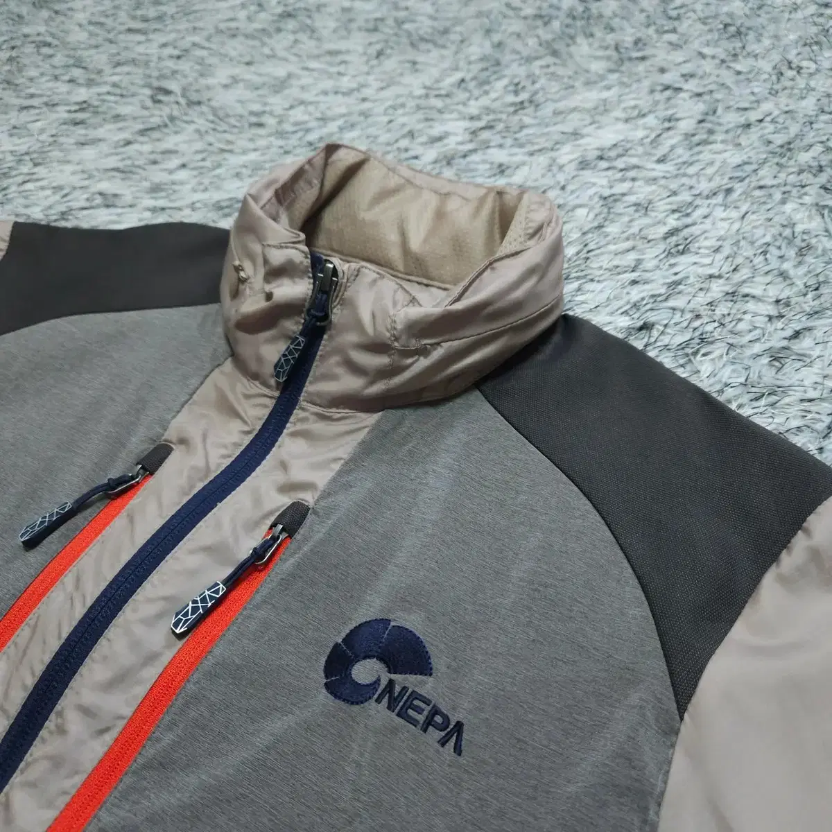 NEPA Men's Hiking Clothing 등산바람막이95,초경량바람막이95,경량바람막이95,네파바람막이95,남자경량바람막이 on Bunjang Global Site.