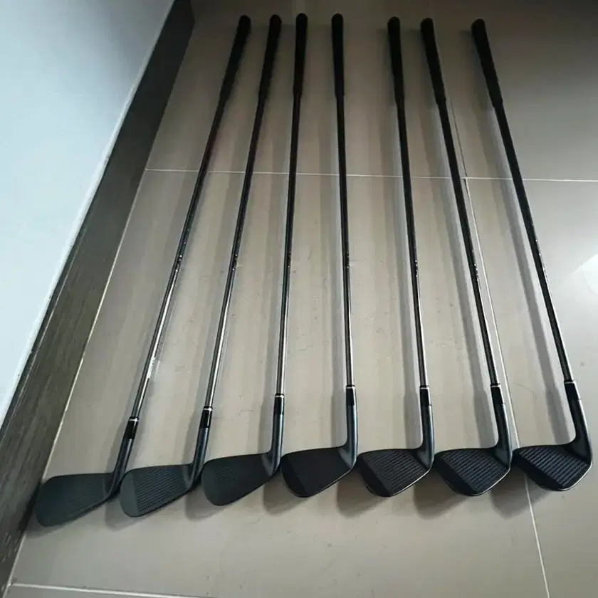 PRGR | 프로기아 PRGR 00 Iron Black Edition #머슬백,#미우라,#아이언 on Bunjang Global Site.