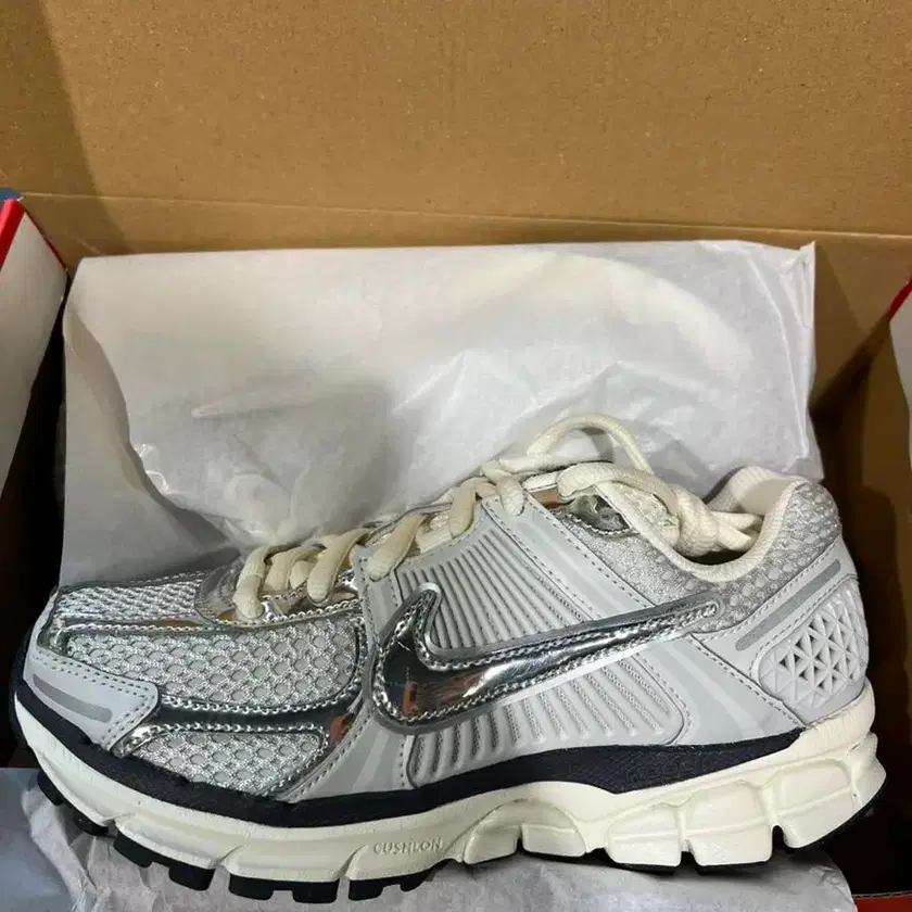 NIKE | 나이키 (240) Nike Zoom VOMERO 5 PHOTON Dust & Sale #나이키줌보메로5 on ...