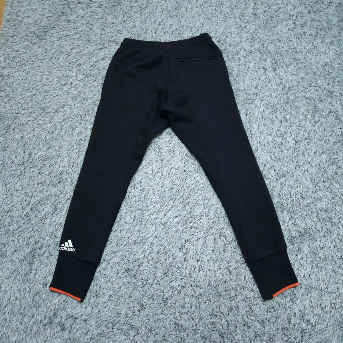 ADIDAS Training/Jogger Pants 아디다스남자XL,아디다스바지XL,남자트레이닝105,트레이닝바지105,저지하의XL on Bunjang Global Site.