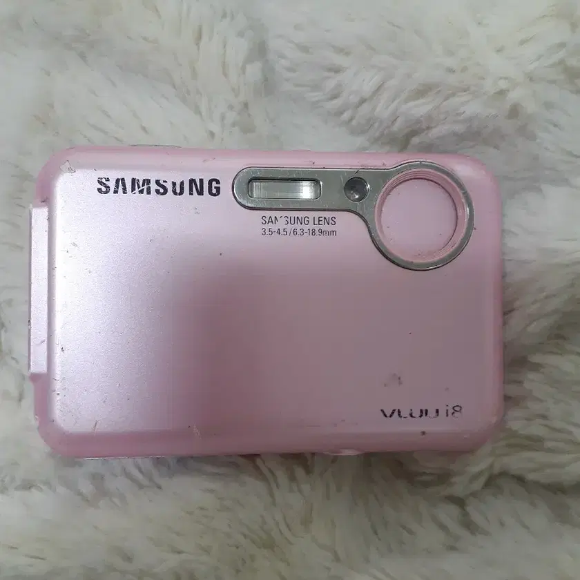 SAMSUNG | 삼성 Samsung VLUU I8 Vintage Deca Retro Camera #뉴진스카메라,#한효주디카,#여행소품,#삼성카메라,#이너줌렌즈 on ...