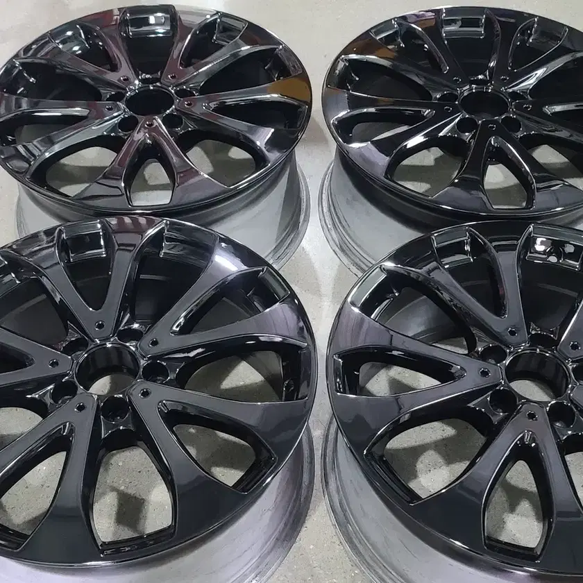 MERCEDES-BENZ | 벤츠 벤츠 E클 W213 E300 유광블랙 18인치 순정휠 대품판매20만원 on Bunjang ...