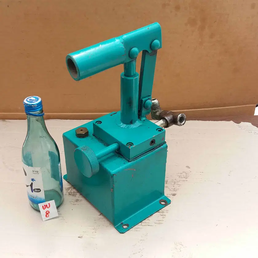 Hydraulic pumps Manual hydraulic pumps UU8 on Bunjang Global Site.