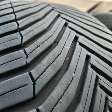 Tire/Wheel 2555519,디스커버리4,디4,중고타이어,중고2555519 on Bunjang Global Site.