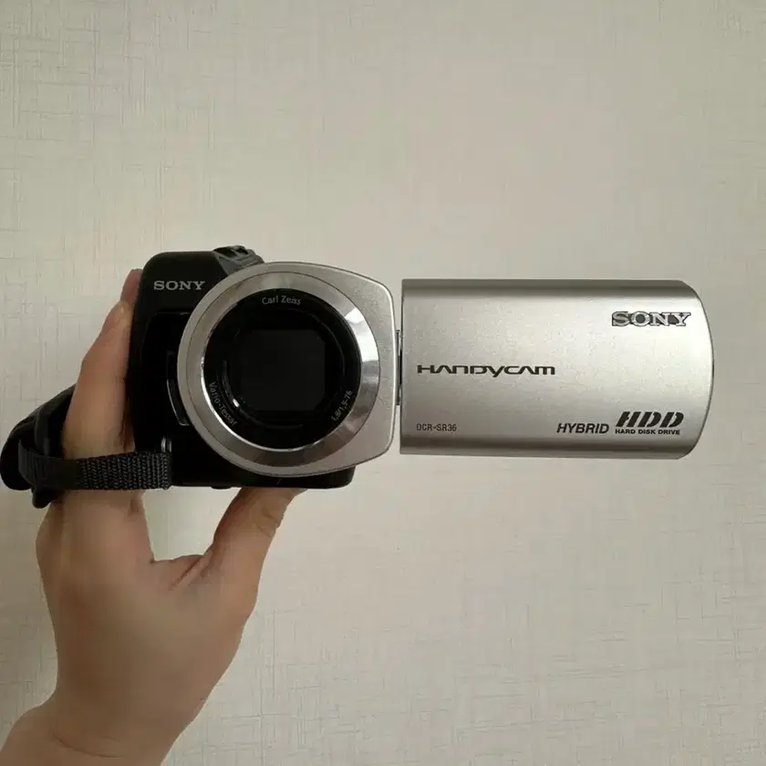SONY | 소니 Sony Handycam Camcorder DCR-SR36 #소니,#캠코더,#소니캠코더,#핸디캠,#빈티지 on Bunjang Global Site.
