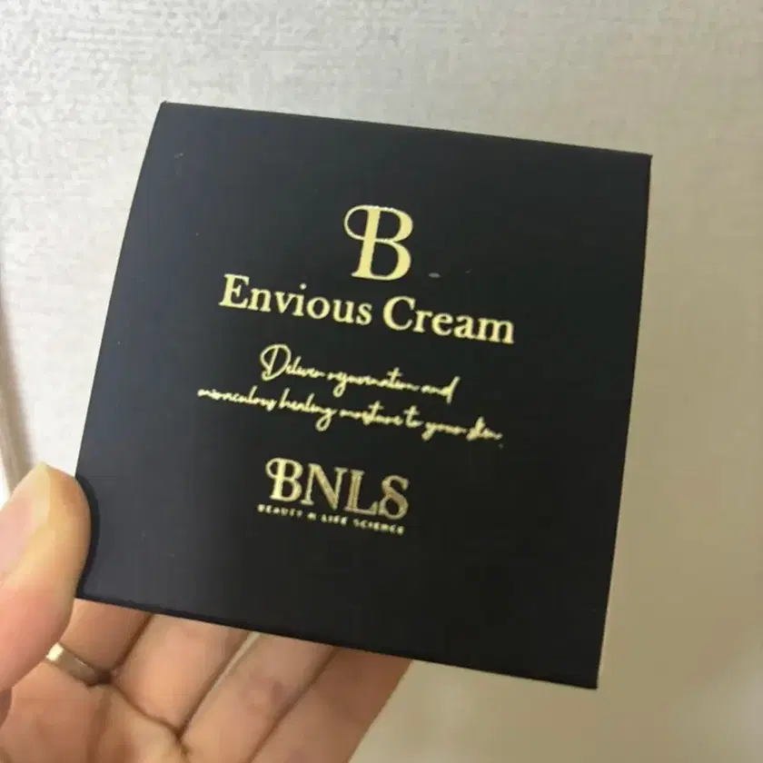 BNLS Envius Regenerating Cream #엔비어스,#BNLS,#재생크림,#피부과 on Bunjang Global Site.
