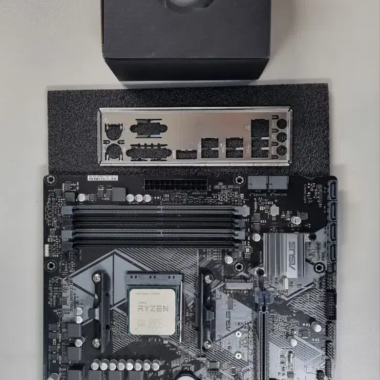 라이젠5 3500X + B450M / CPU 메인보드 세트 on Bunjang Global Site.