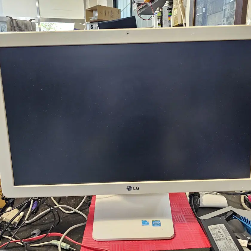 LG | LG전자 LG All-in-One PC LG22V24 sells #올인원pc,#lg,#엘지,#22인치 on Bunjang Global Site.