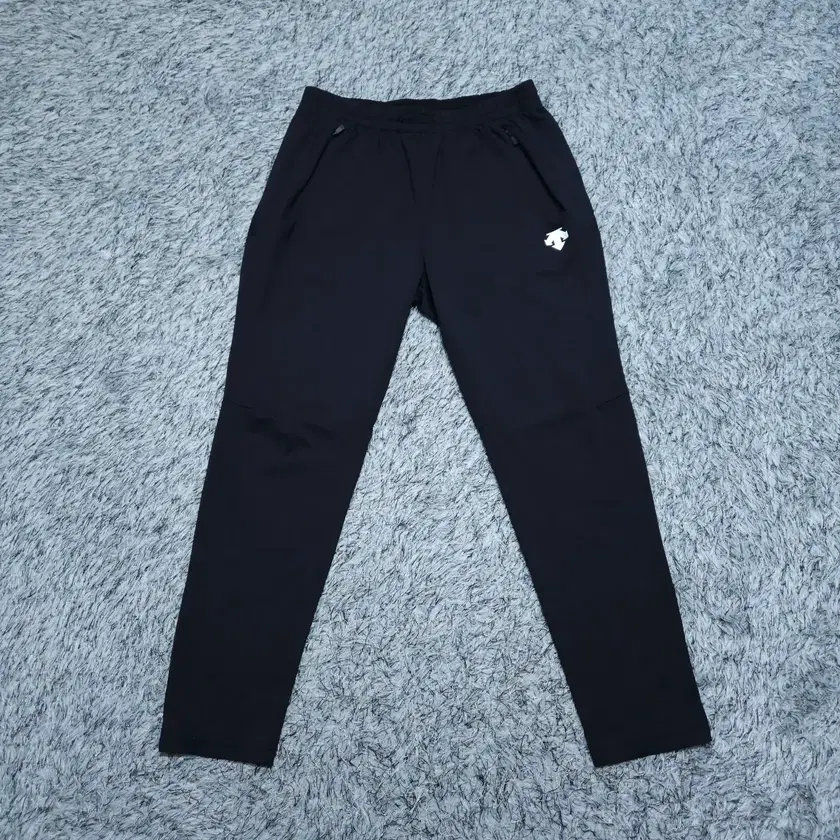 DESCENTE Training/Jogger Pants 데상트바지90,데상트저지L,데상트져지L,남자트레이닝바지,여름트레이닝L on Bunjang Global Site.
