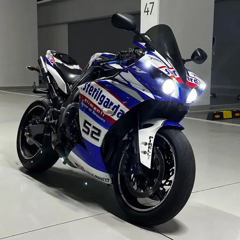 YAMAHA | 야마하 Yamaha Yzf-R1 10 years old Big Bang Alone in excellent ...