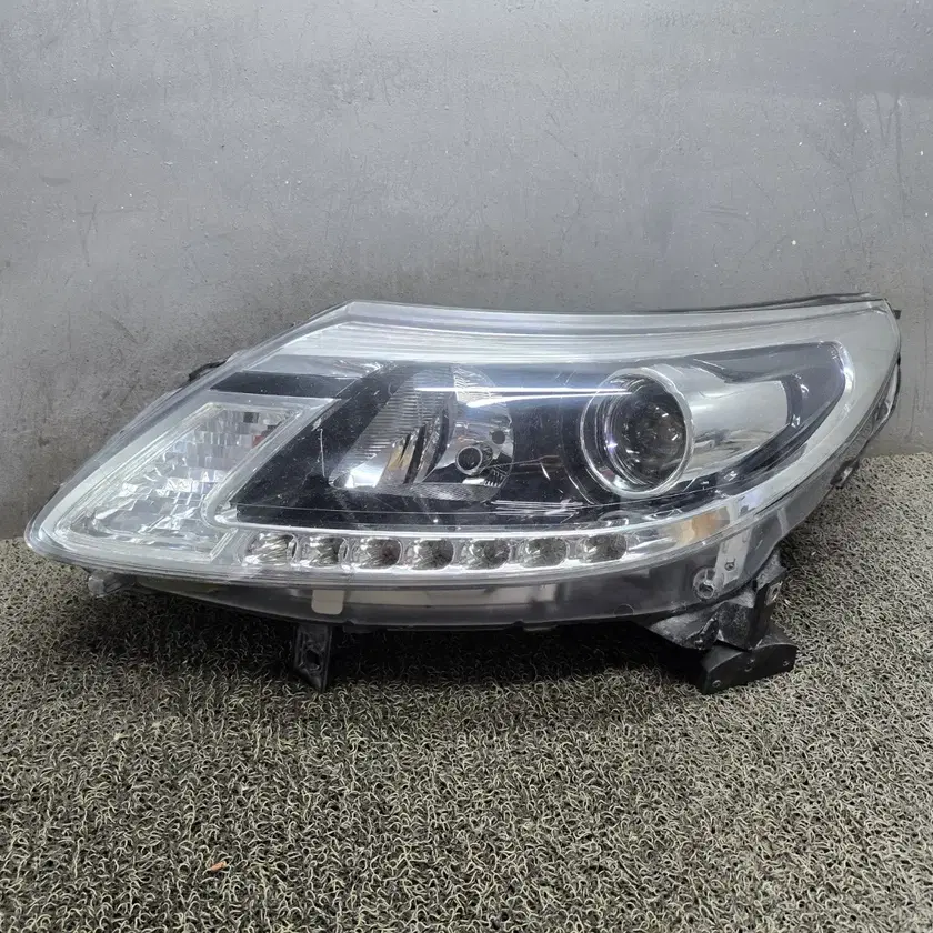 뉴SM5 플래티넘 노바 헤드라이트 일반형 운전석(LED타입 아님) #sm5헤드라이트,#sm5라이트,#sm5헤드램프,#노바라이트on Bunjang Global Site.