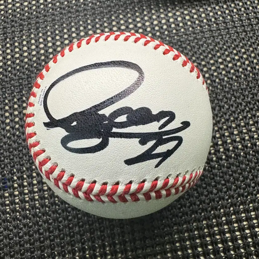 lg트윈스박동원 kbo공인구 싸인볼 #엘지트윈스,#박동원,#공인구,#kbo공인구 on Bunjang Global Site.