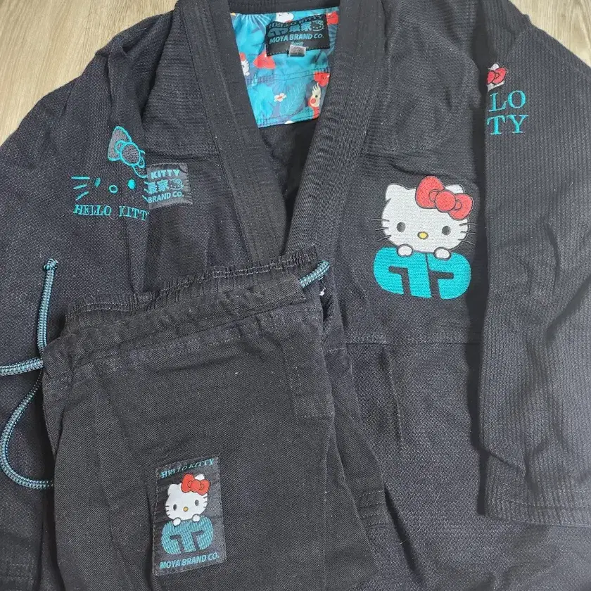 Moya Hello Kitty Jiu-Jitsu Gi on Bunjang Global Site.