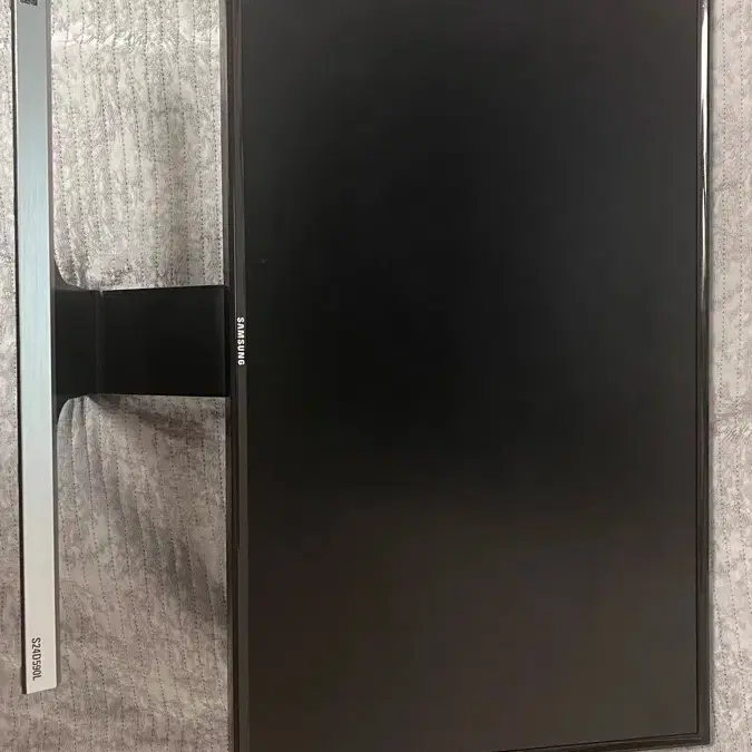 SAMSUNG | 삼성 Samsung S24D590PL sells for $50,000. on Bunjang Global Site.