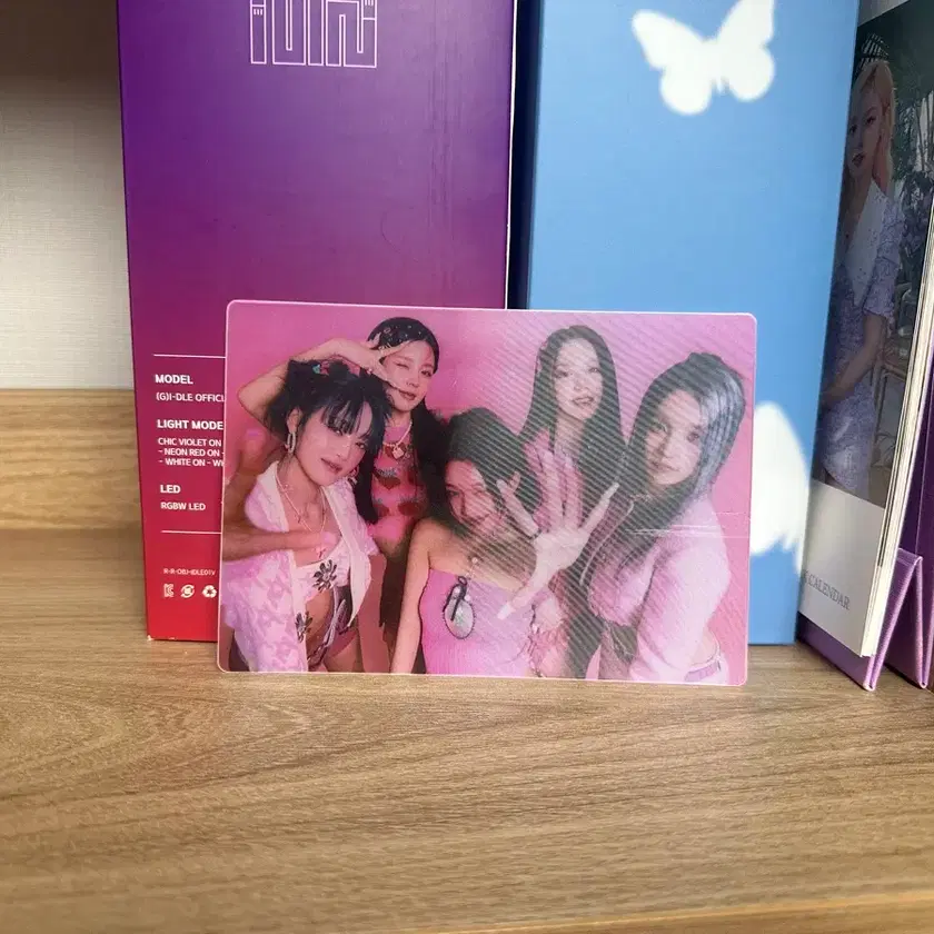 GirlsIdle Quinca weverse pre-order benefit hologram kard on Bunjang ...