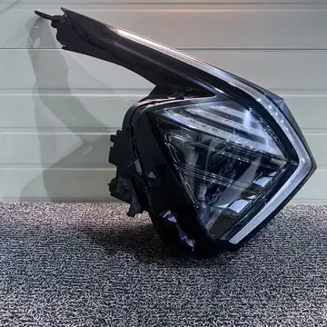 GENESIS Car Part G70범퍼 on Bunjang Global Site.