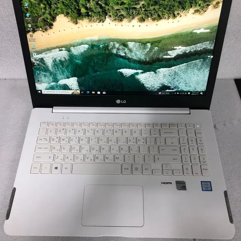 LG | LG전자 LG 15U560 i7-6500/8G/SSD256+1TB/지포스940 #지포스940 on Bunjang Global Site.