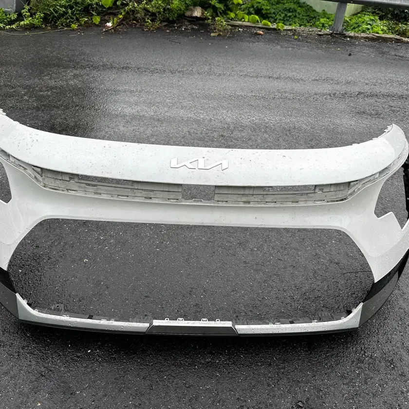 Kia, diall new Niro, front bumper, upper and lower set, used 86511AT000 ...