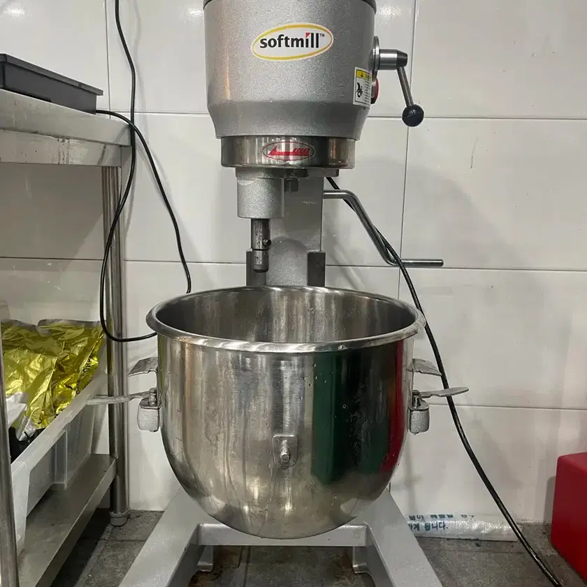 Softmill Vertical Mixer 20L DHLB-203H-A #소프트밀,#반죽기 on Bunjang Global Site.