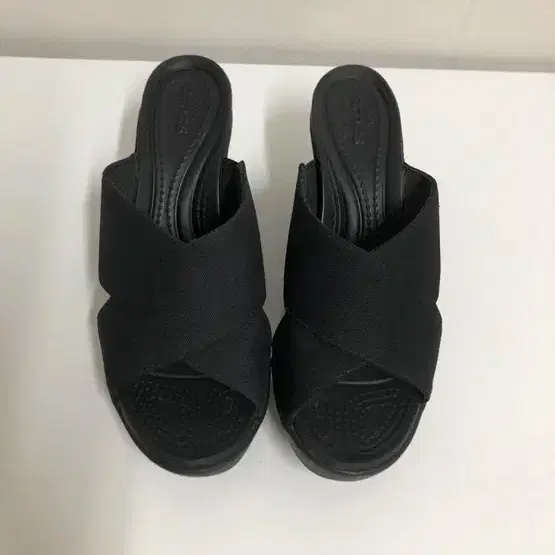 CROCS | 크록스 (235사이즈)크록스 정품 레이 엑스스트랩 웨지힐 샌들 on Bunjang Global Site.