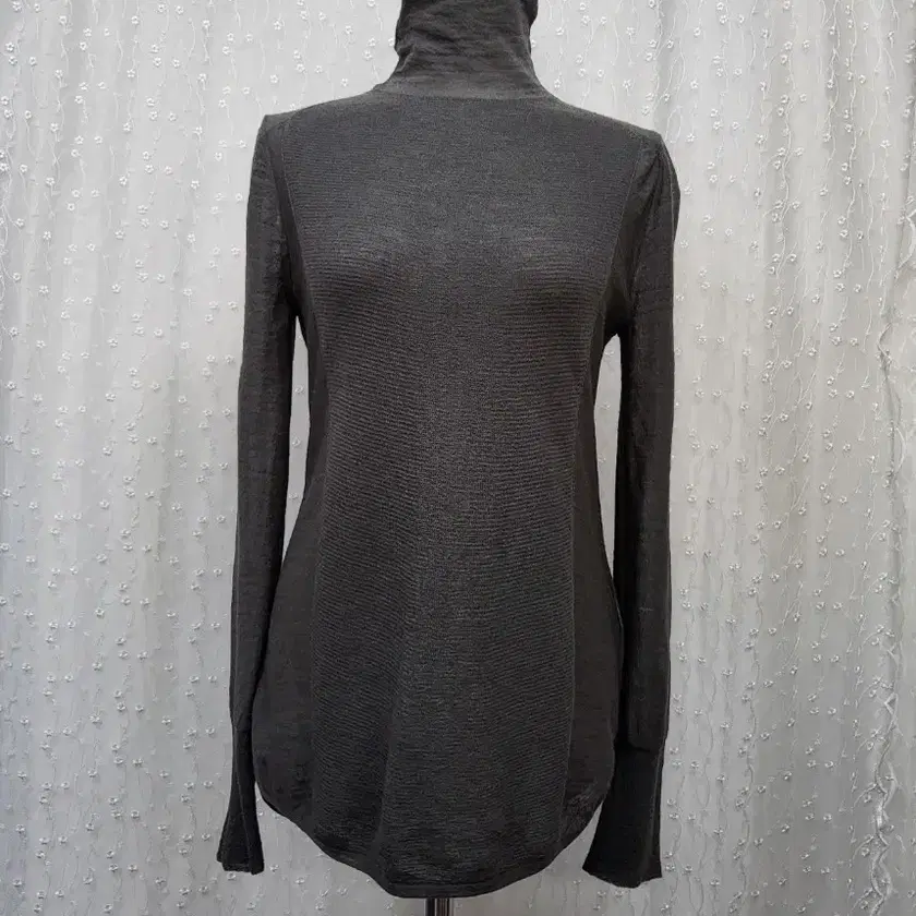 MINE | 마인 Hansom MINE Knit Tee Neck Pola F #한섬,#마인티,#한섬마인,#한섬목폴라티,#목폴라니트 on Bunjang Global Site.