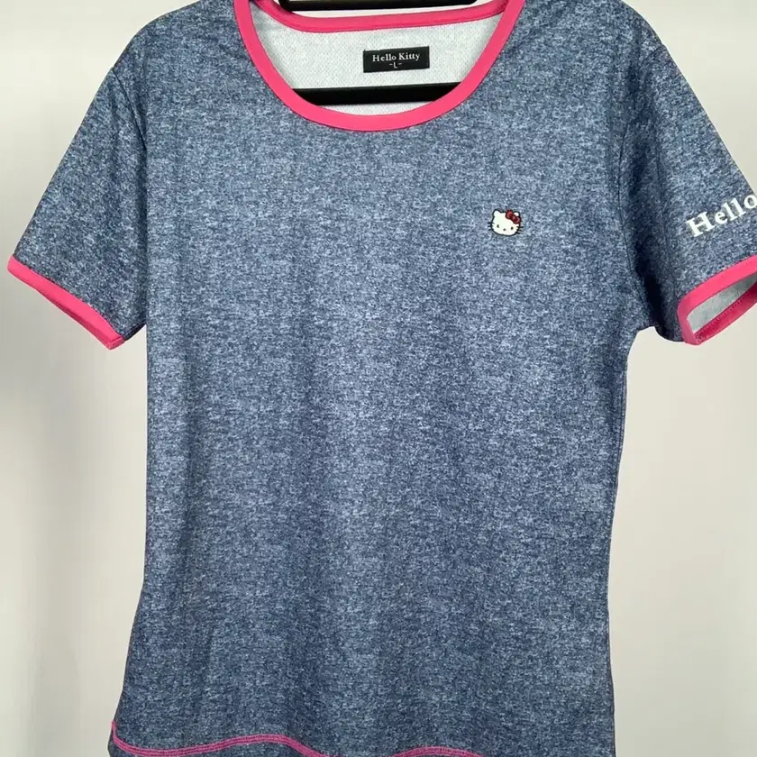 Hello Kitty Pink and Light Navy T-shirt #빈티지샵,#헬로키티,#헬로키티티셔츠 on Bunjang ...