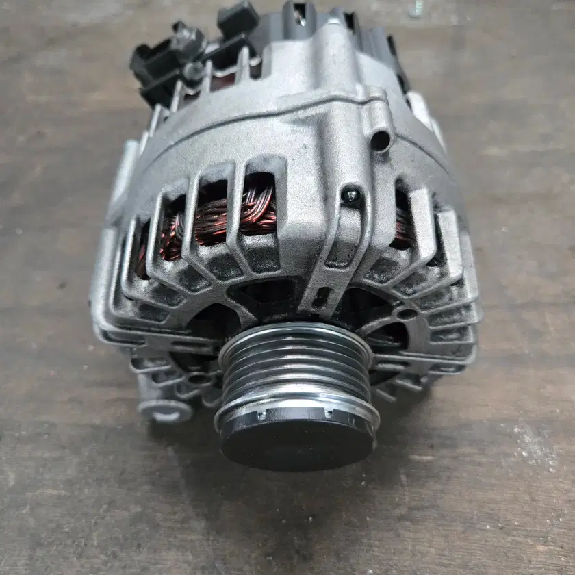 BMW F10 520D 11-year-old 5-series electric generator alternator ...