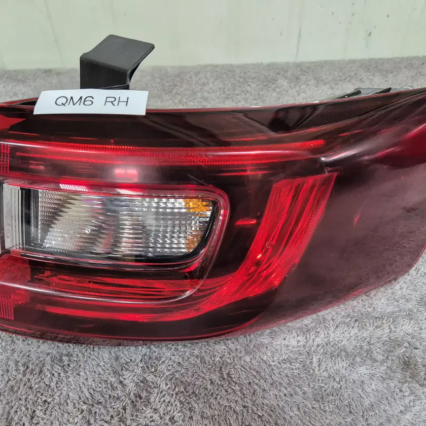 차량 부품 #QM6,#QM6후미등,#조수석후미등,#LED후미등,#모든자동차부품 on Bunjang Global Site.
